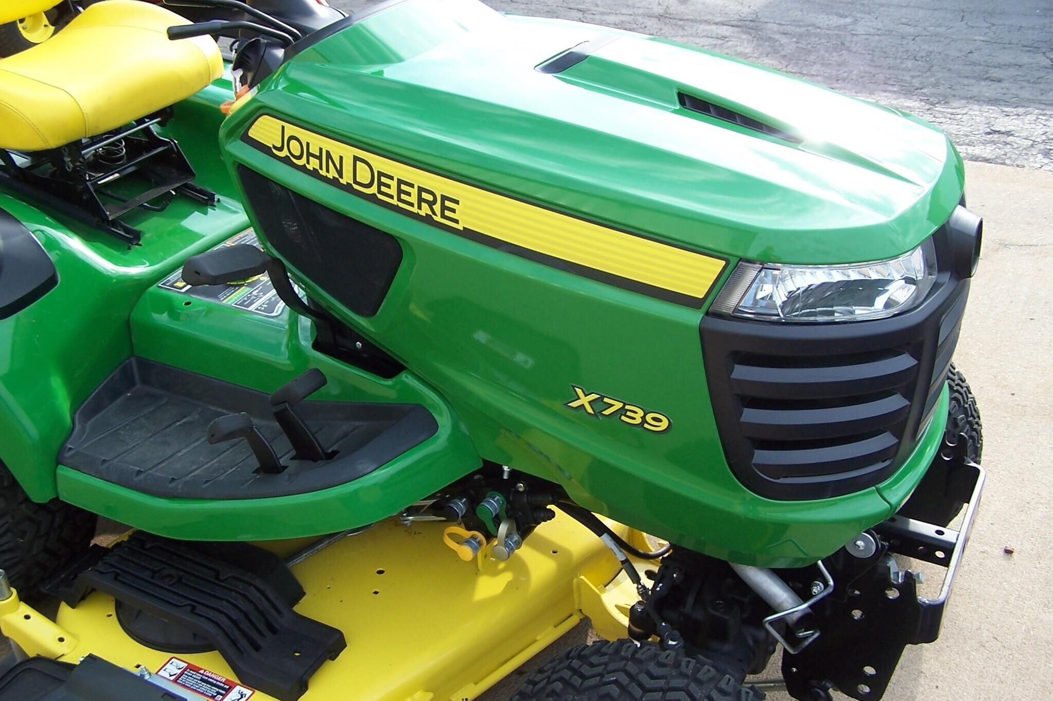 2020 John Deere X739 Lawn Mower - $11,500 | Machinery Pete