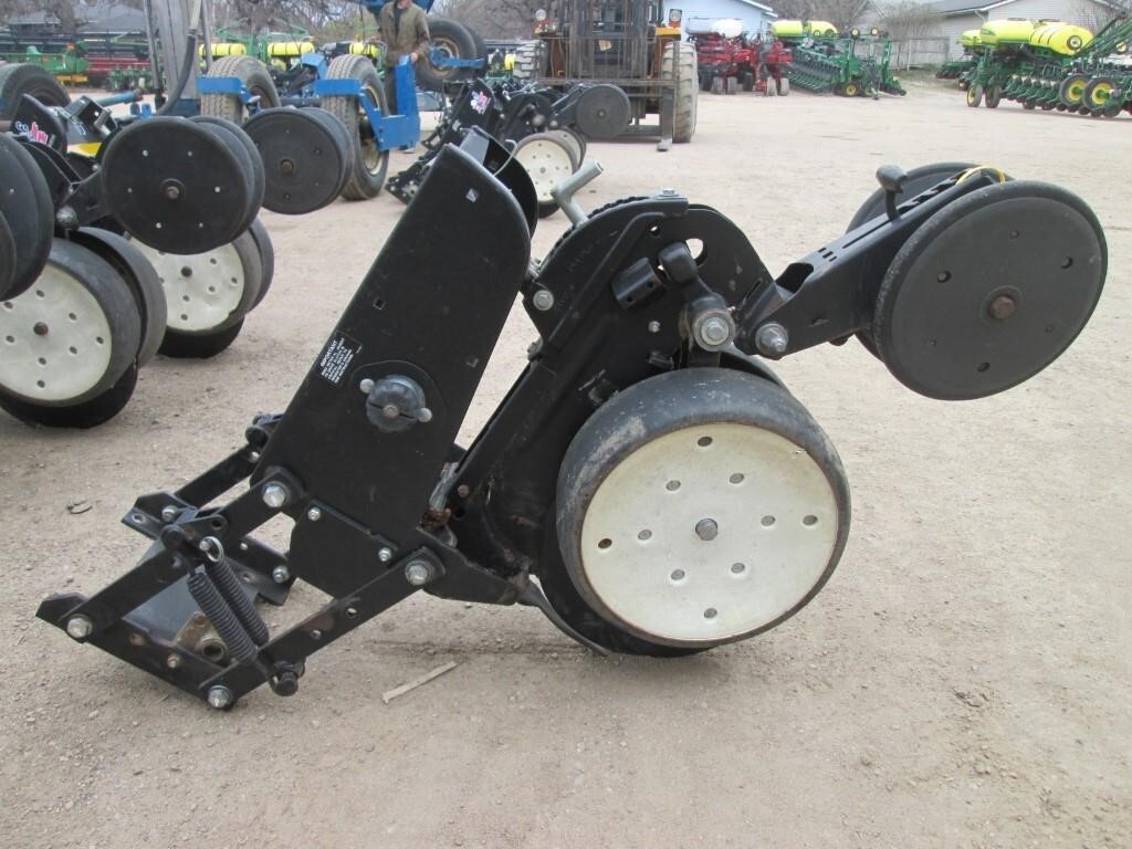 Kinze PLANTER ROW UNITS Planter and Drill Attachment - $850 | Machinery ...