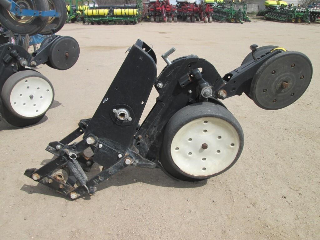 Kinze PLANTER ROW UNITS Planter and Drill Attachment - $850 | Machinery ...