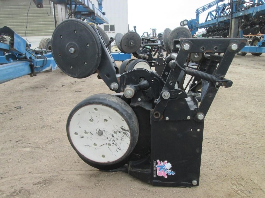 Kinze PLANTER ROW UNITS Planter and Drill Attachment - $850 | Machinery ...