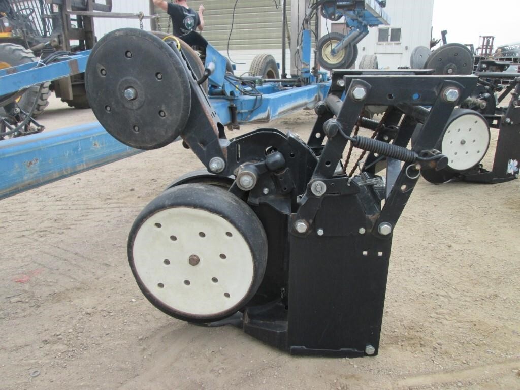 Kinze PLANTER ROW UNITS Planter and Drill Attachment - $850 | Machinery ...