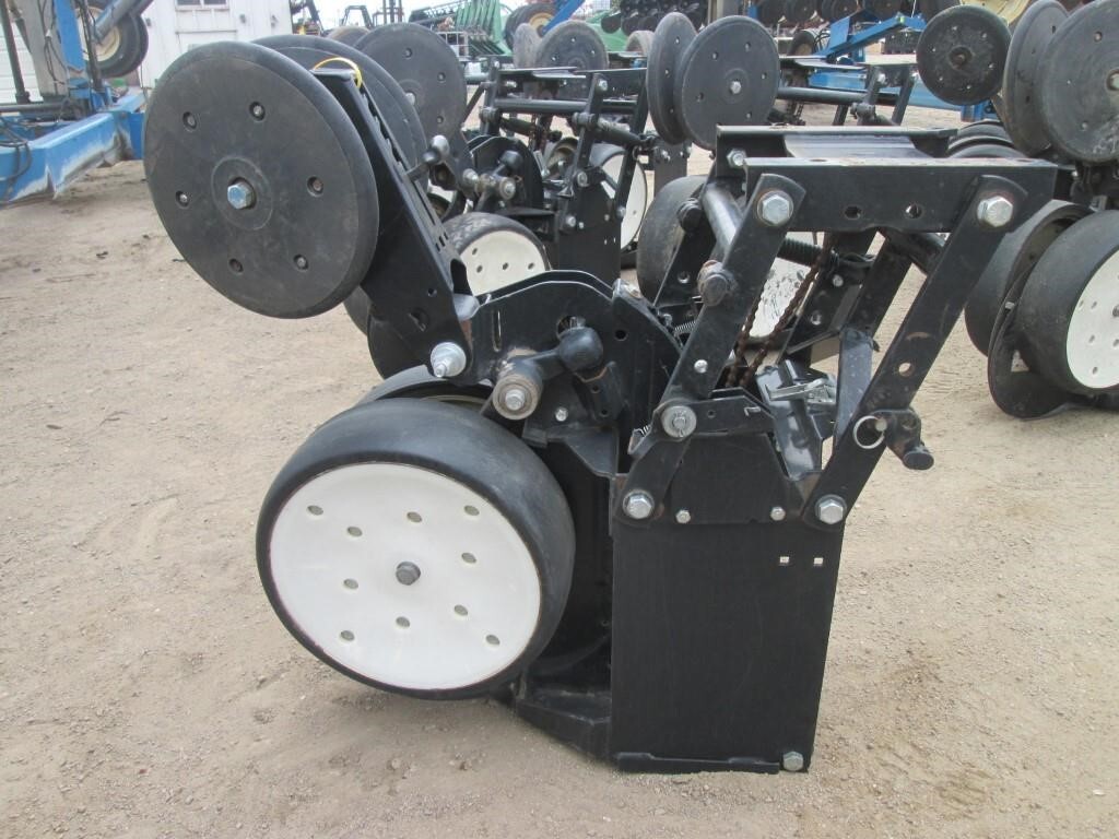 Kinze PLANTER ROW UNITS Planter and Drill Attachment - $850 | Machinery ...