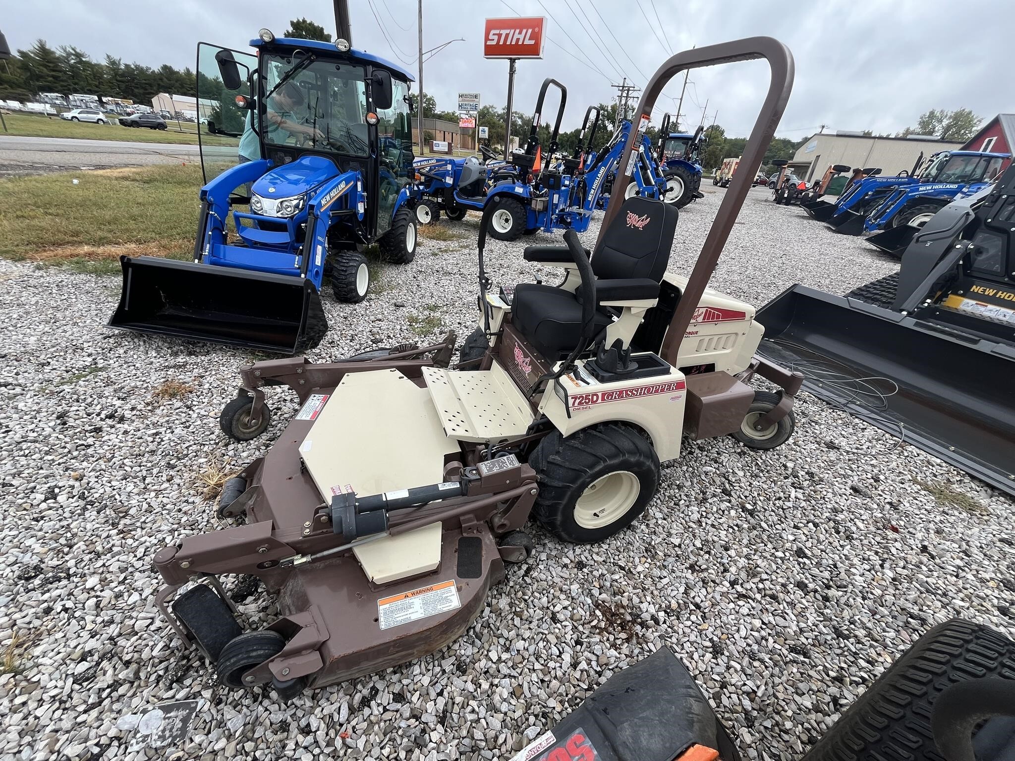 2014 Grasshopper 725DT6 Lawn Mower - $9,250 | Machinery Pete