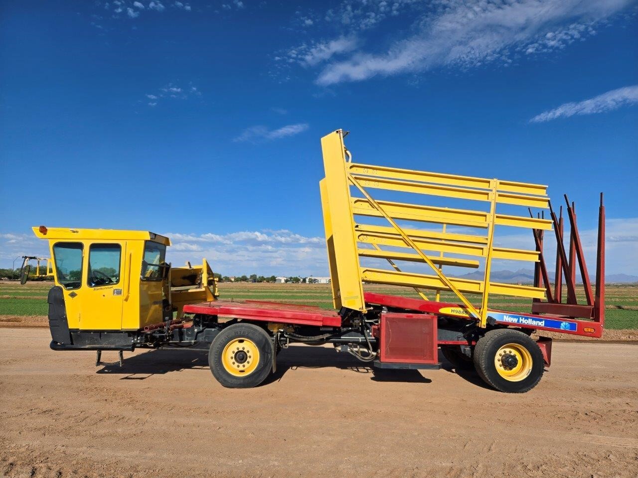 2009 New Holland H9880 Bale Wagons and Trailer - $98,500 | Machinery Pete