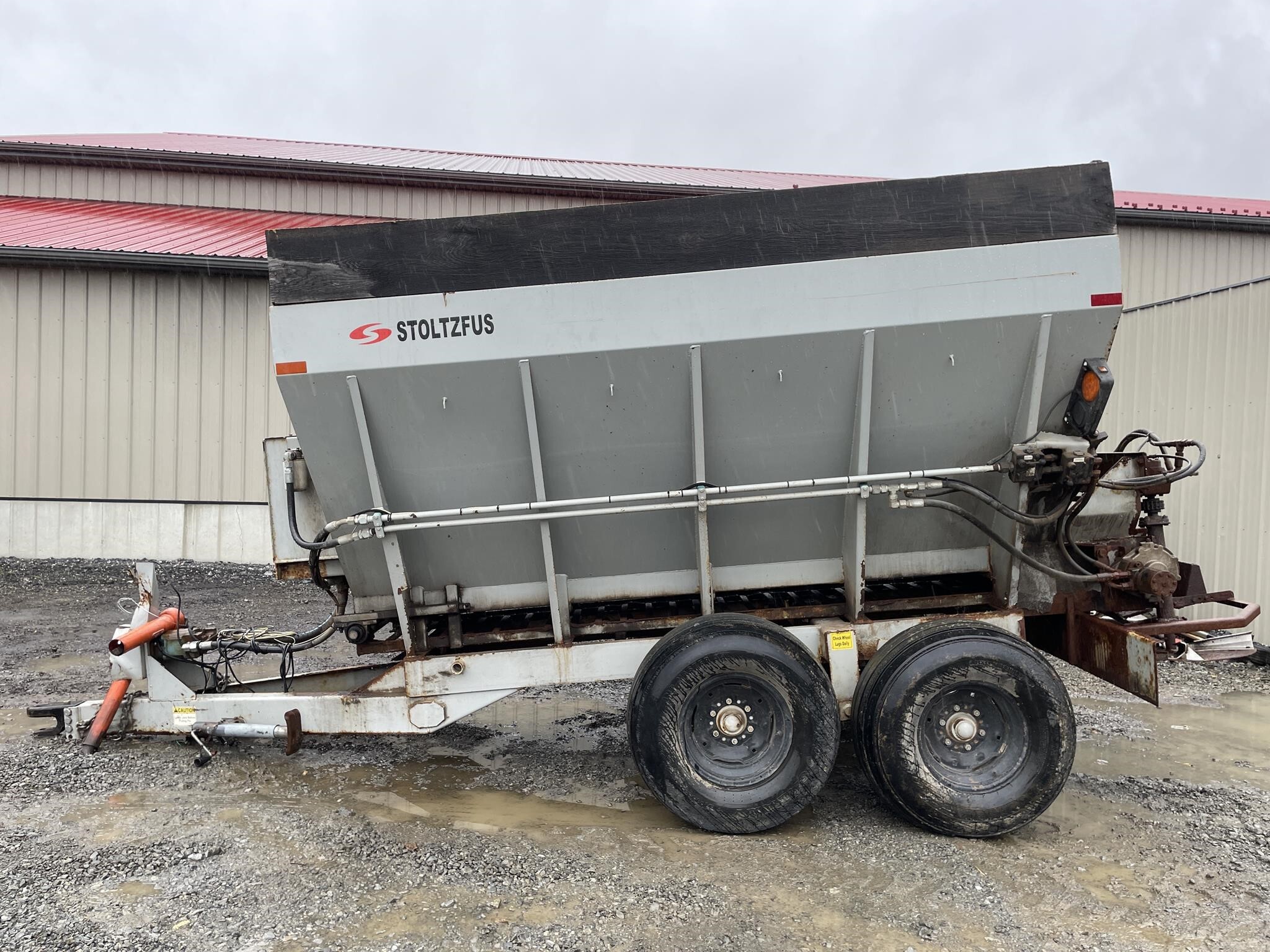 Stoltzfus TV2WH5DX Pull-Type Fertilizer Spreader - $15,500 | Machinery Pete