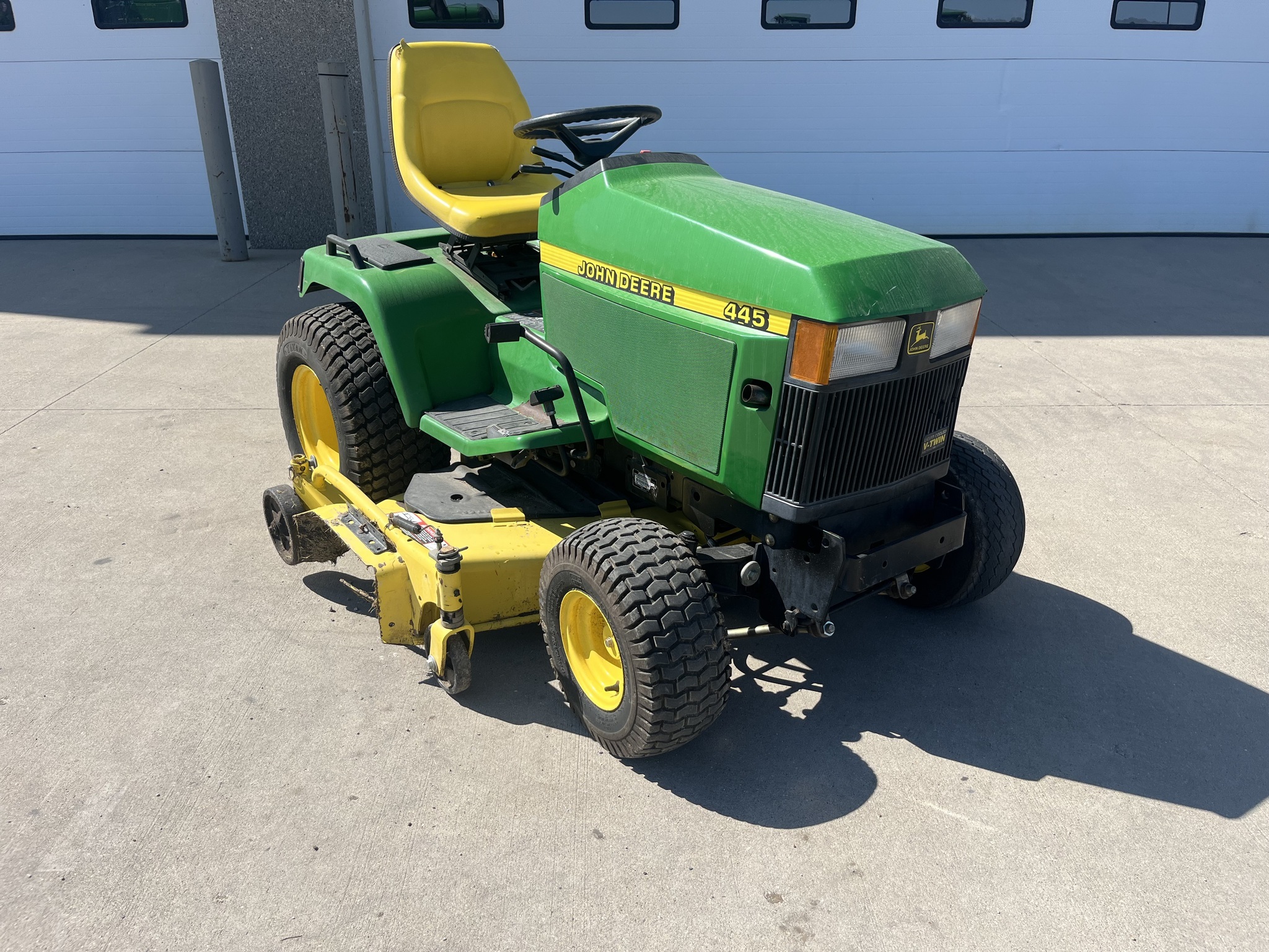 2000 John Deere 445 Lawn Mower - $3,795 | Machinery Pete