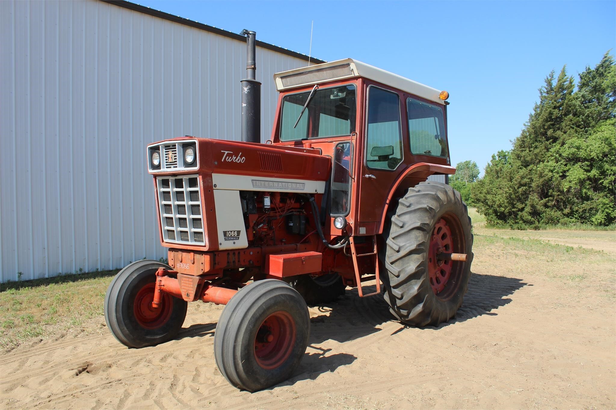 1975 International Harvester 1066 Tractor - $29,900 | Machinery Pete