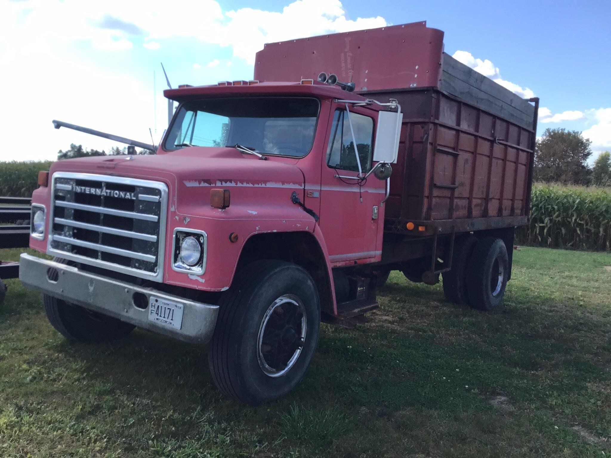 1985 International S1900 Grain Truck - $6,500 | Machinery Pete