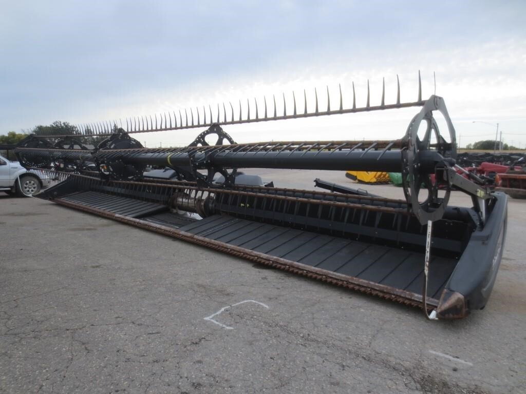 2014 MacDon FD75 Platform - $26,500 | Machinery Pete