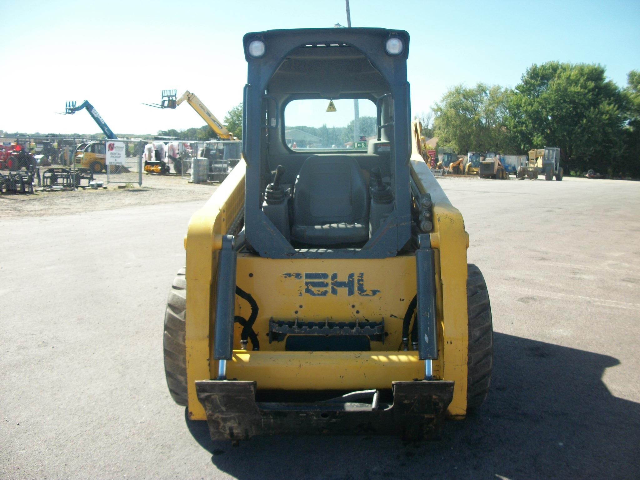 2018 Gehl R220 Skid Steer - $17,500 | Machinery Pete