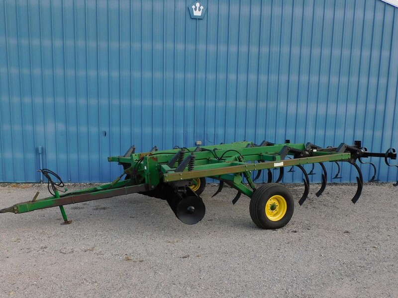 Used John Deere Chisel Plows for Sale - 130 Listings | Machinery Pete