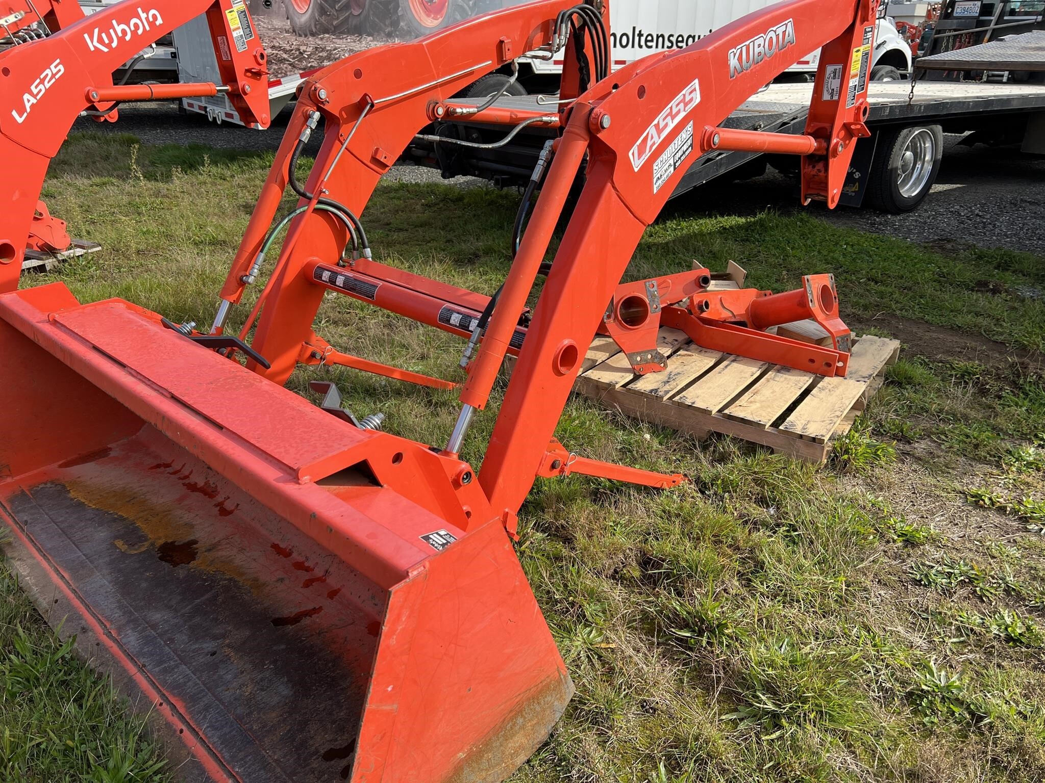 Kubota LA555 Front End Loader - $3,500 | Machinery Pete