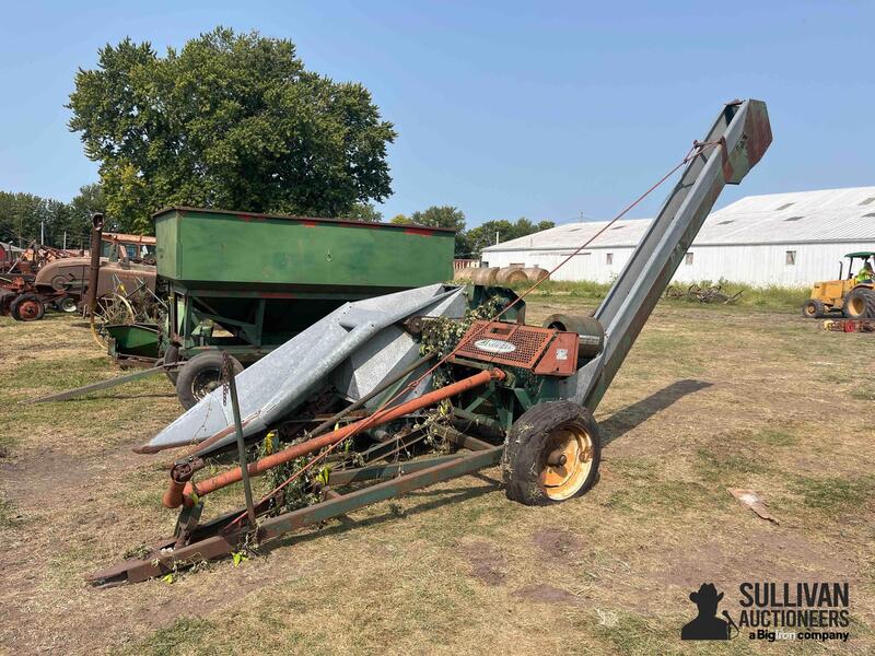 Used Corn Pickers for Sale - 32 Listings | Machinery Pete