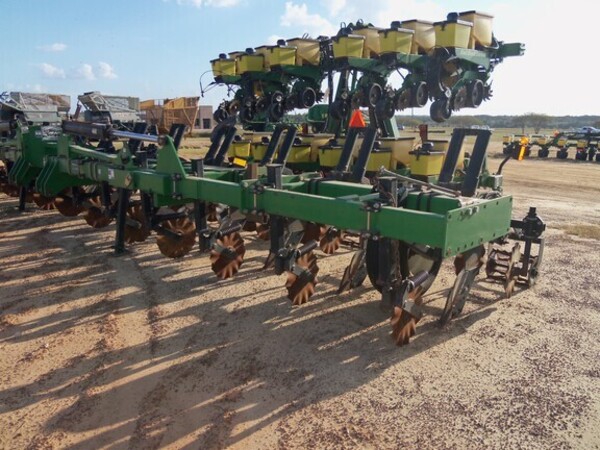 Used Unverferth Strip-Till for Sale - 47 Listings | Machinery Pete