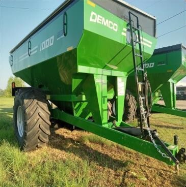2023 Demco 1000 Pull-Type Sprayer - $59,000 | Machinery Pete