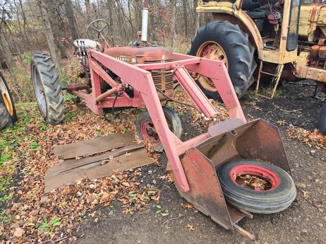 International 200 Tractor - $Call | Machinery Pete