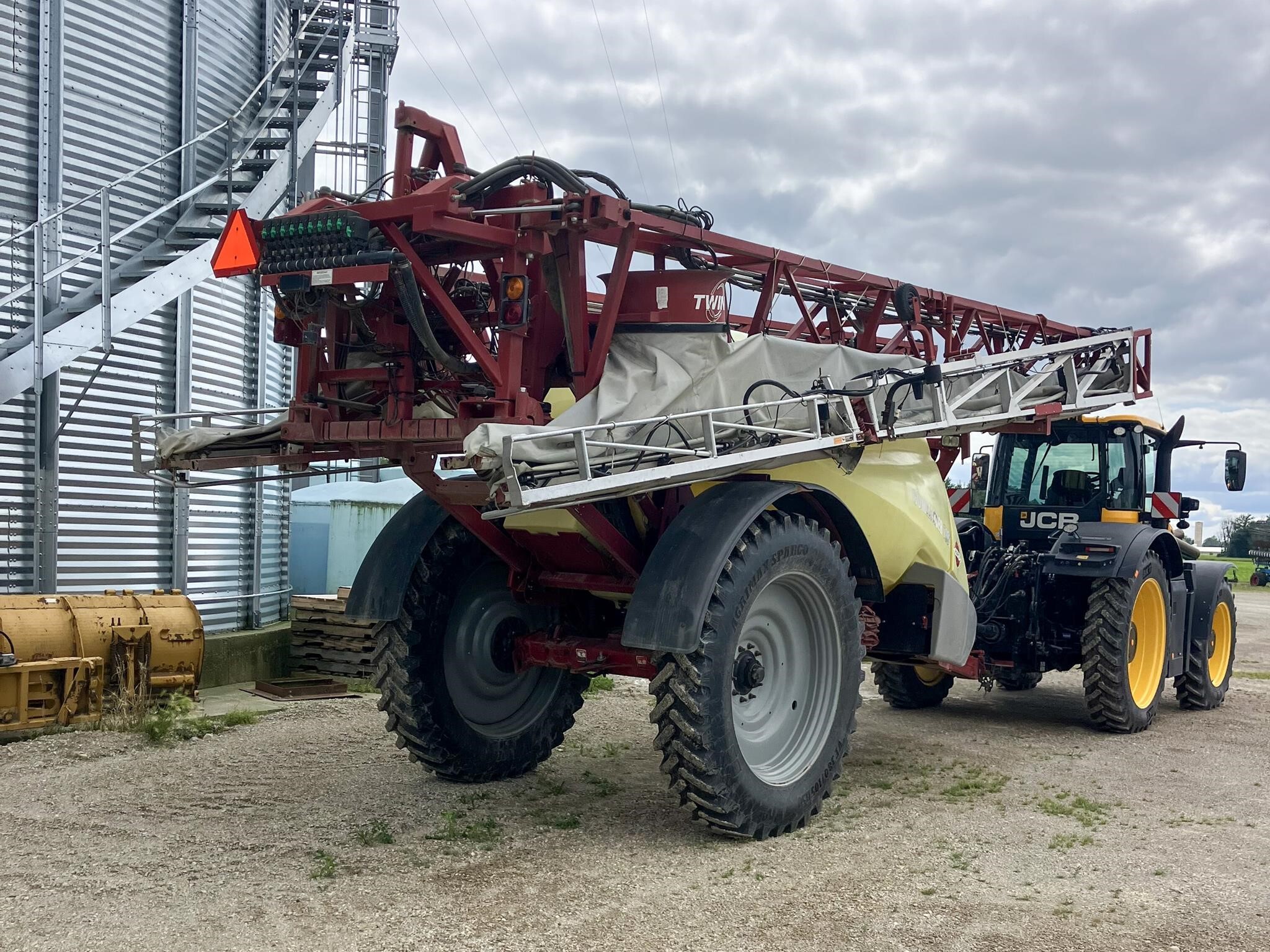 2014 Hardi COMMANDER 7000 Pull-Type Sprayer - $Call | Machinery Pete