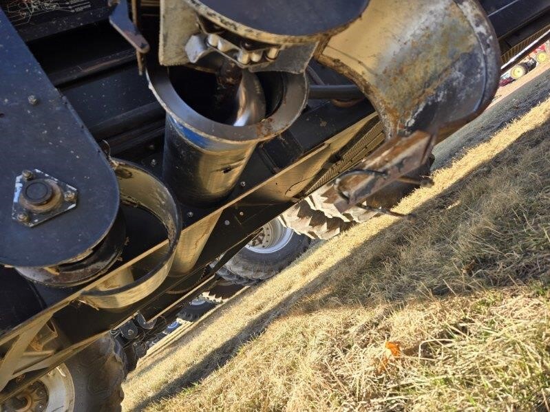 1992 Gleaner R52 Combine - $6,950 | Machinery Pete