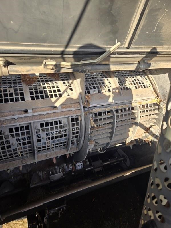 1992 Gleaner R52 Combine - $6,950 | Machinery Pete