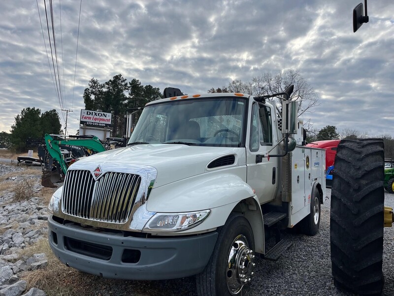 Dixon Farm Equipment - Murray - Murray, KY | Machinery Pete