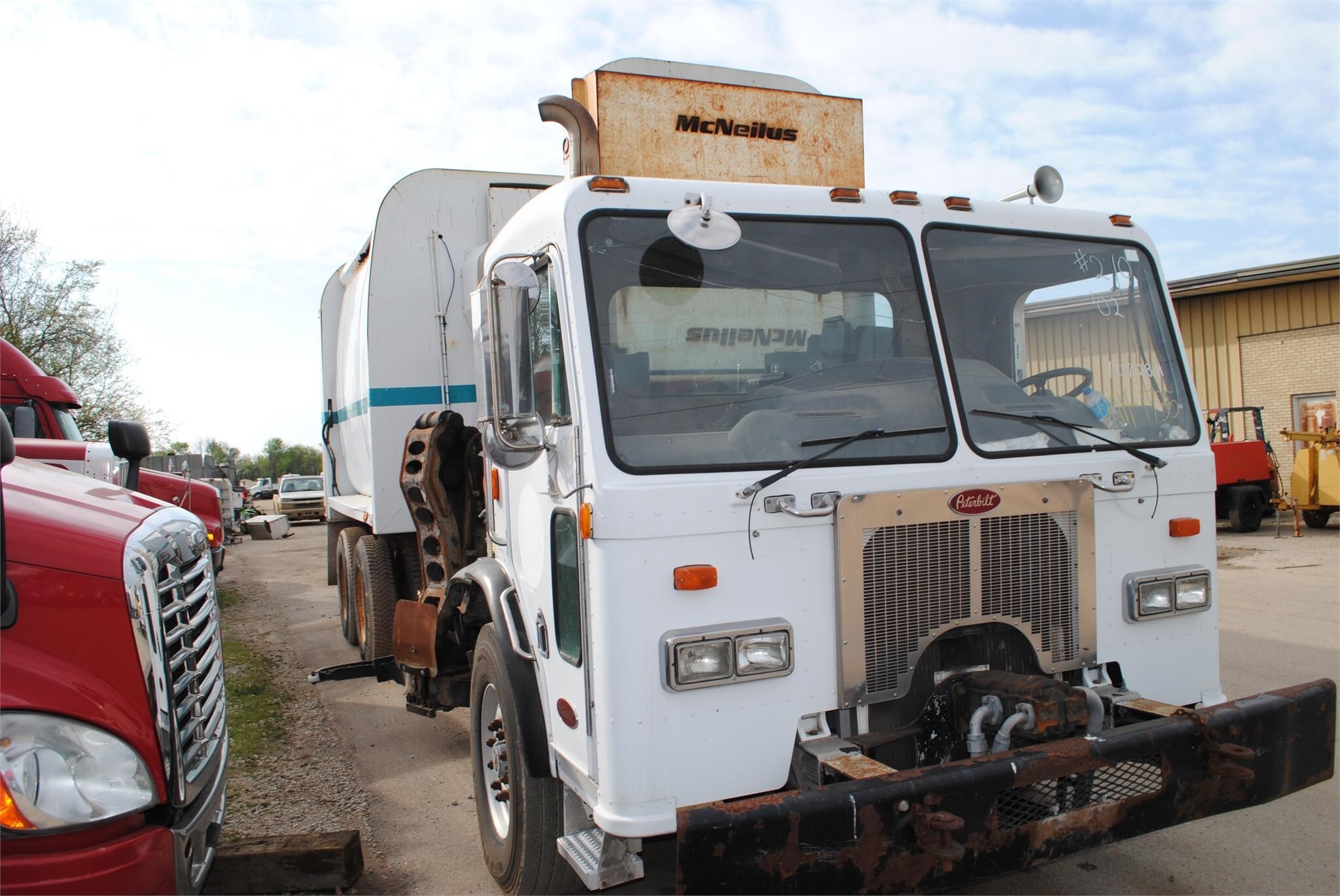 2002 Peterbilt 320 Semi Trucks/Trailer - $13,000 | Machinery Pete