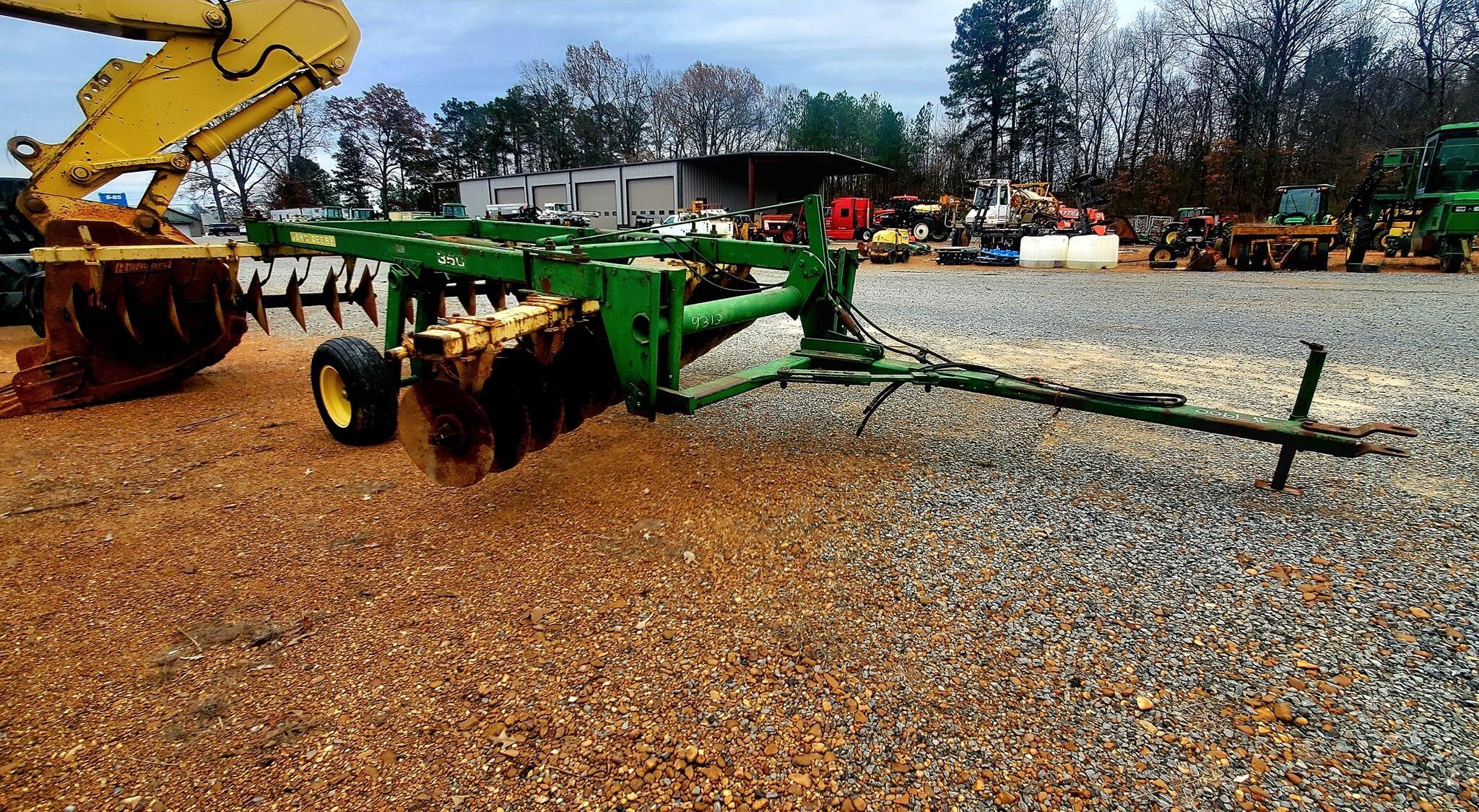 John Deere 350 Disk - $7,900 | Machinery Pete