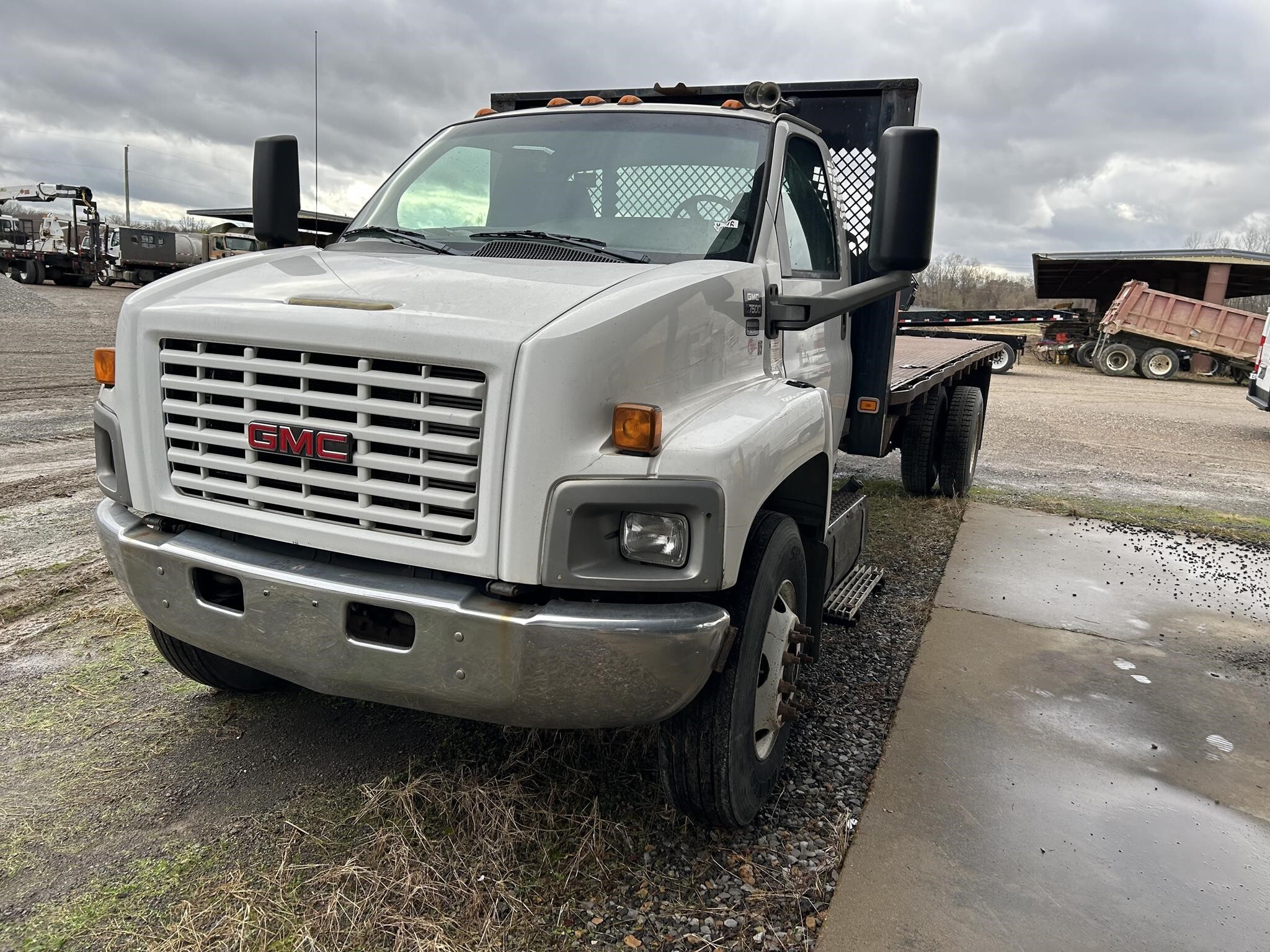 2005 GMC TopKick C7500 Semi Trucks/Trailer - $10,000 | Machinery Pete