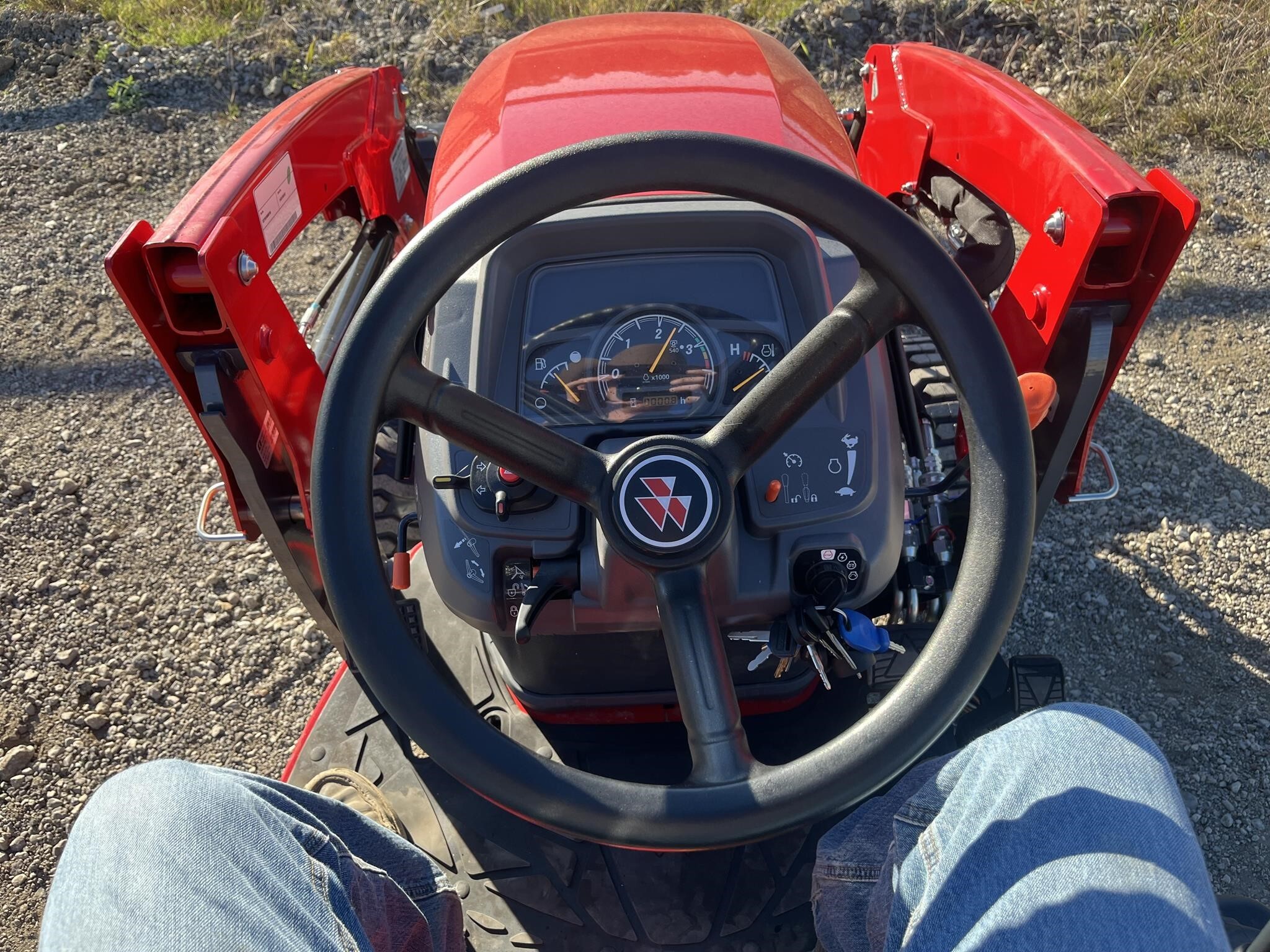 2025 Massey Ferguson GC1725MB Tractor - $21,308 | Machinery Pete