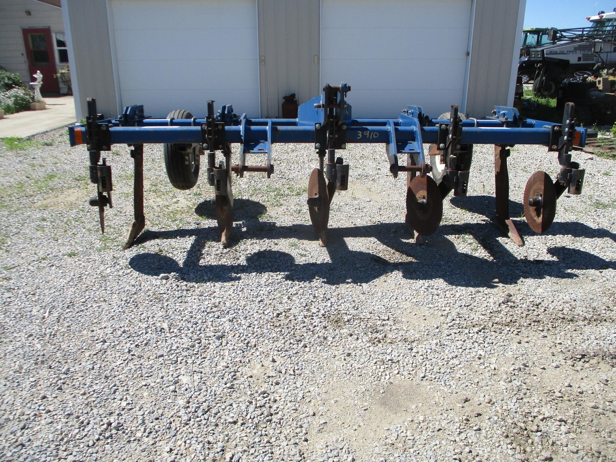 Blu-Jet Sub Tiller II In-Line Ripper - $10,500 | Machinery Pete