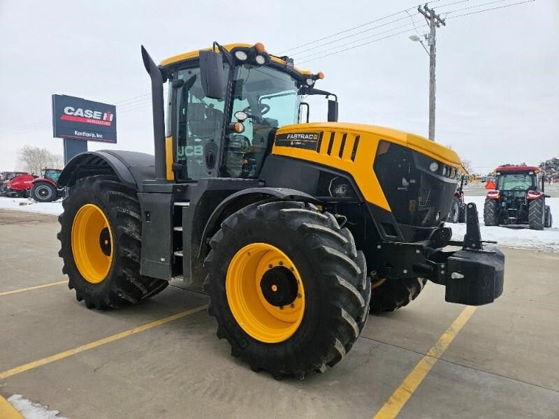 2021 JCB FASTRAC 8330 Tractor - $Call | Machinery Pete