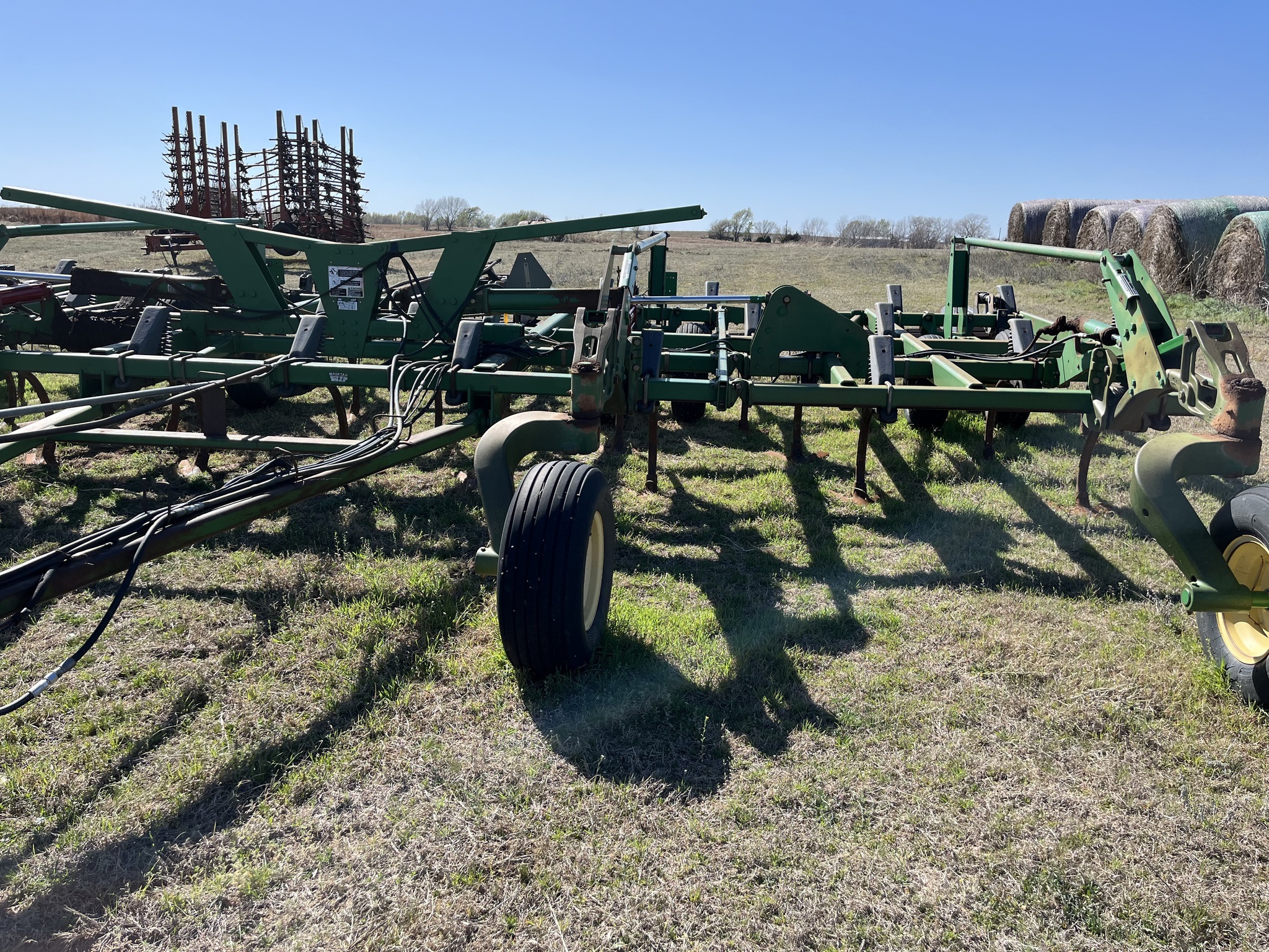 2004 John Deere 2410 Chisel Plow - $35,000 | Machinery Pete
