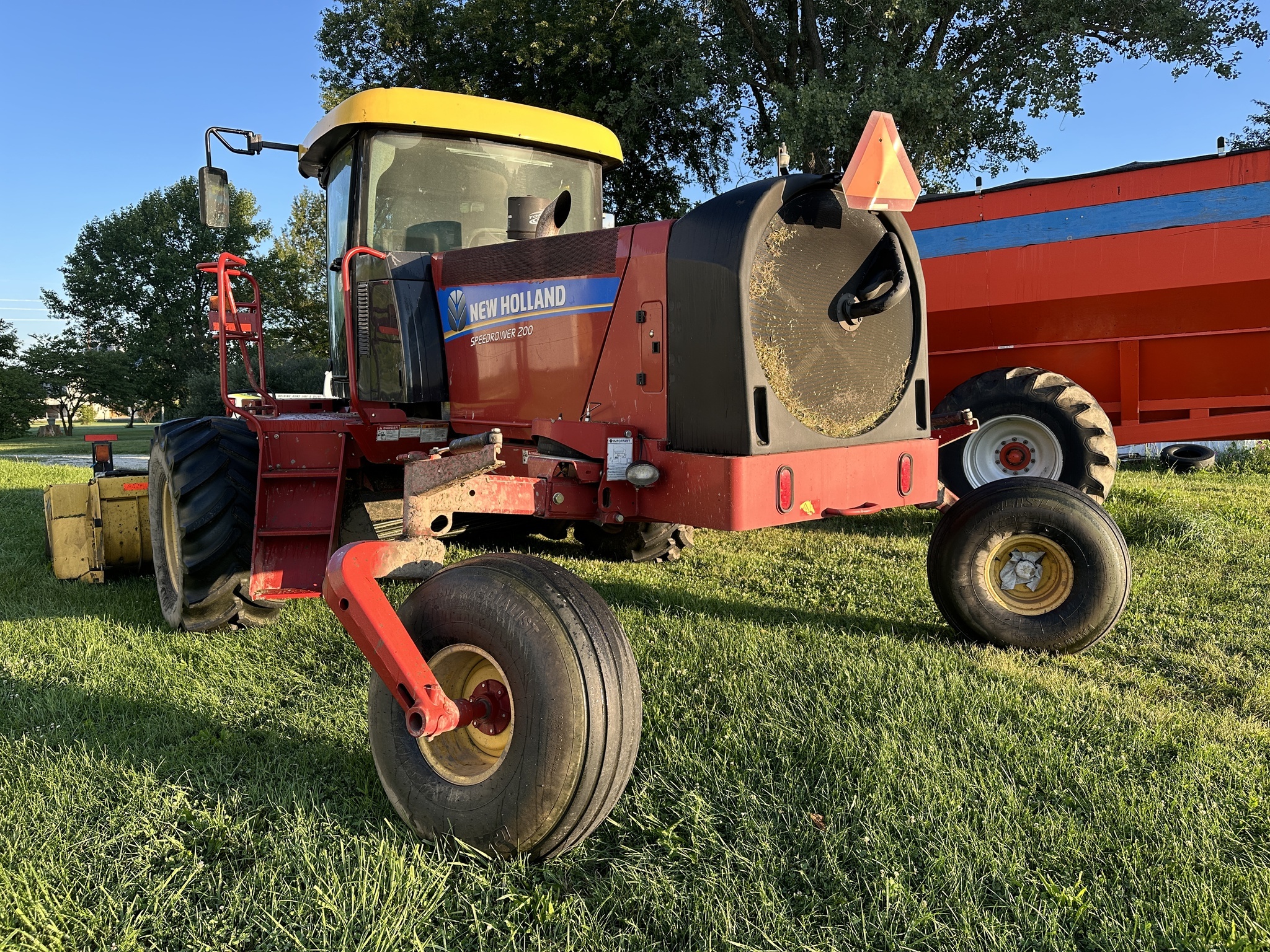 2014 New Holland Speedrower 200 Self-Propelled Windrowers and Swather ...