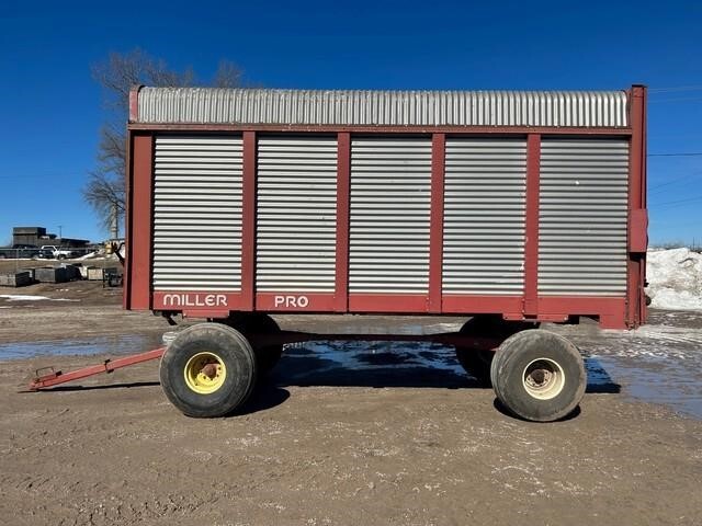 Miller Pro 5200 Forage Wagon - $9,999 | Machinery Pete