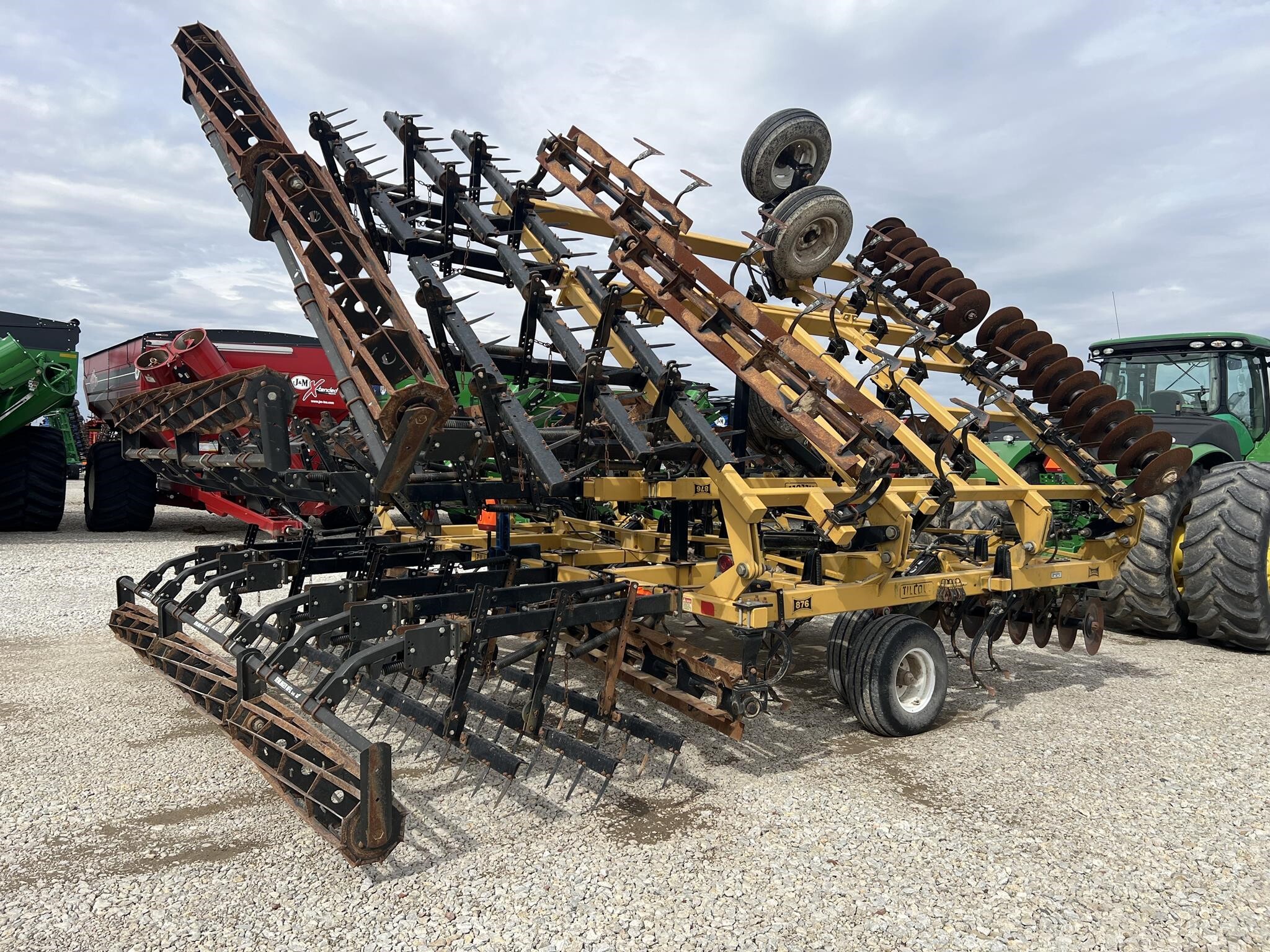 Barker Implement - Shelbyville, Il - Shelbyville, IL | Machinery Pete