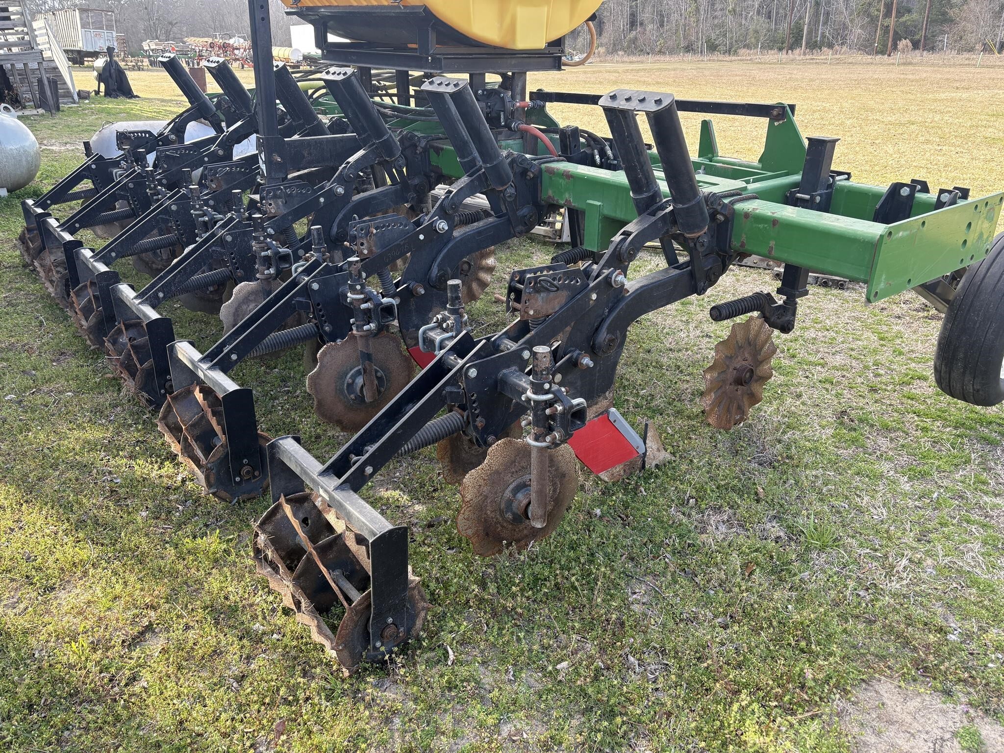 Unverferth RIPPER STRIPPER 330 Strip-Till - $13,500 | Machinery Pete