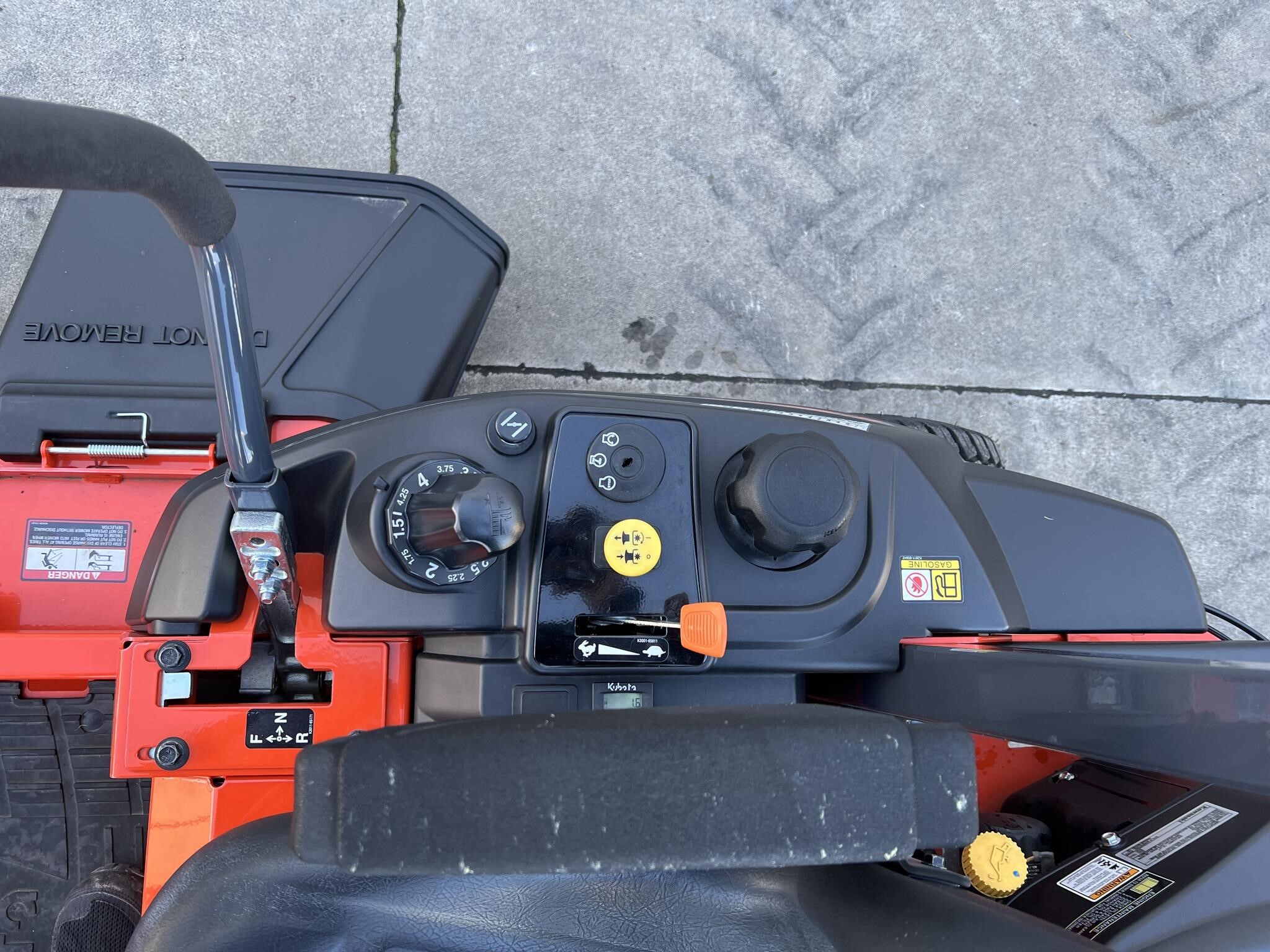 2025 Kubota Z232 Lawn Mower - $4,999 | Machinery Pete