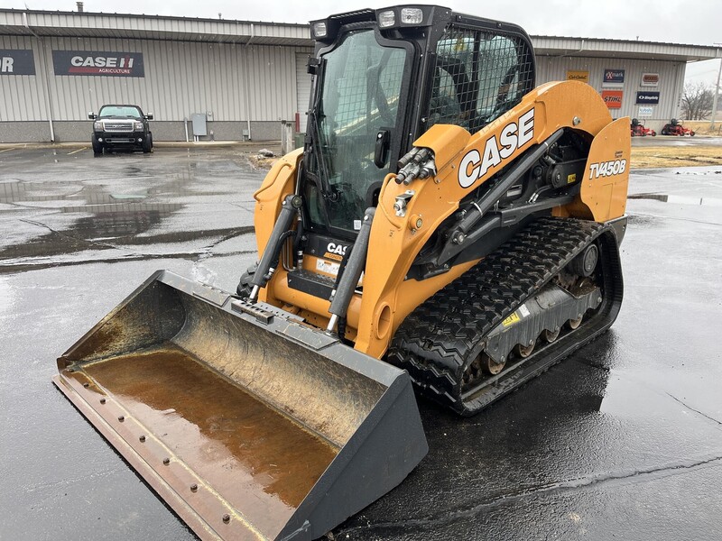 Johnson Tractor - Harvard - Harvard, IL | Machinery Pete