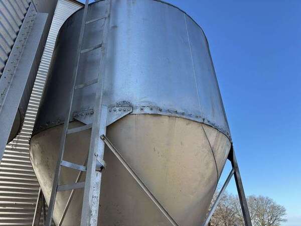Used Grain Bins for Sale - 67 Listings | Machinery Pete