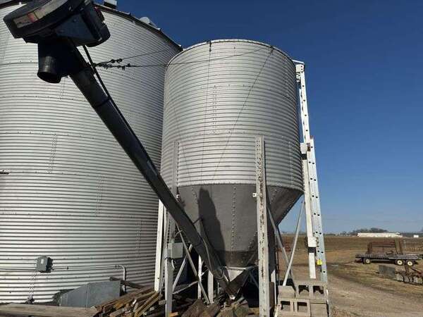 Used Grain Bins for Sale - 67 Listings | Machinery Pete