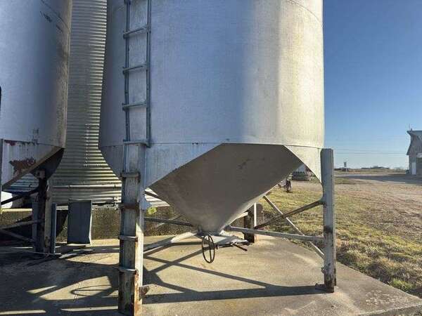 Used Grain Bins for Sale - 67 Listings | Machinery Pete