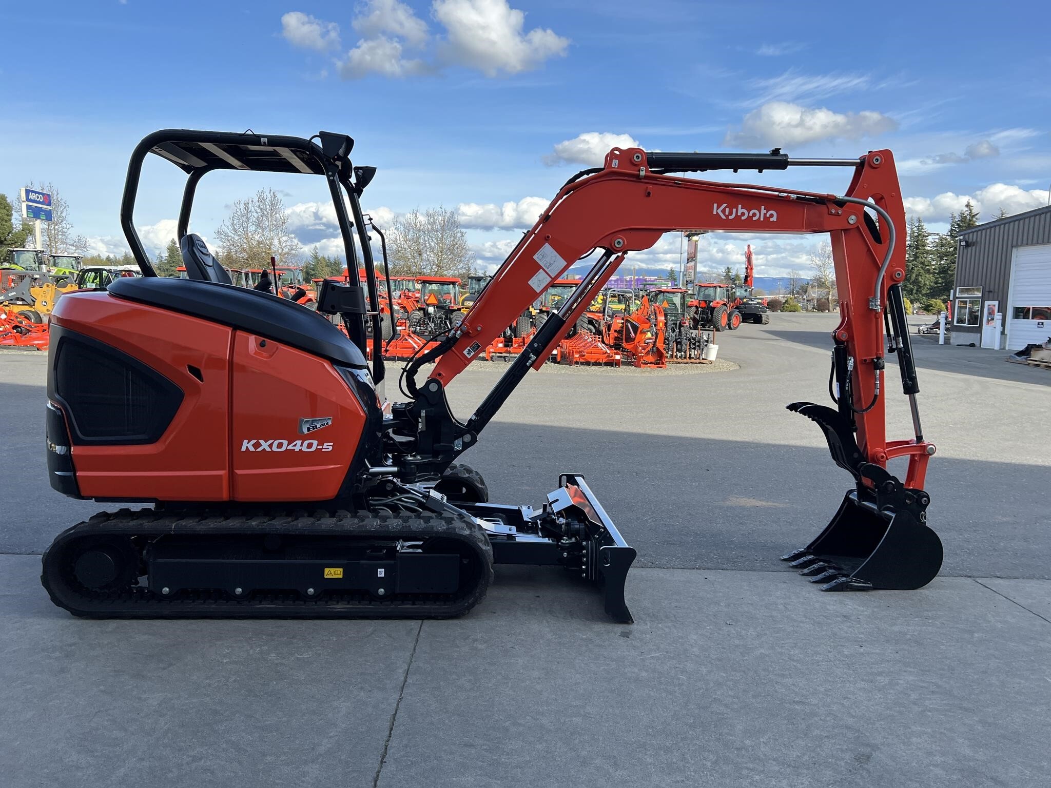 2025 Kubota KX040-5 Mini Excavator - $72,700 | Machinery Pete