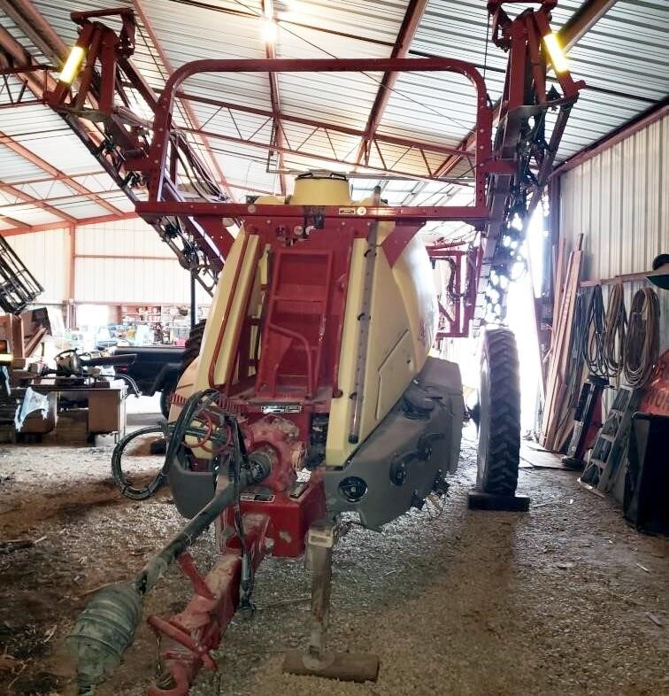 2013 Hardi Commander 4400 Pull-Type Sprayer - $16,950 | Machinery Pete