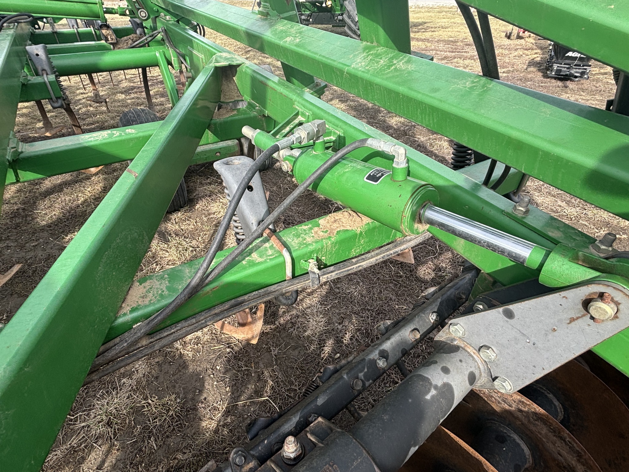 2009 John Deere 2310 Soil Finisher - $39,500 | Machinery Pete