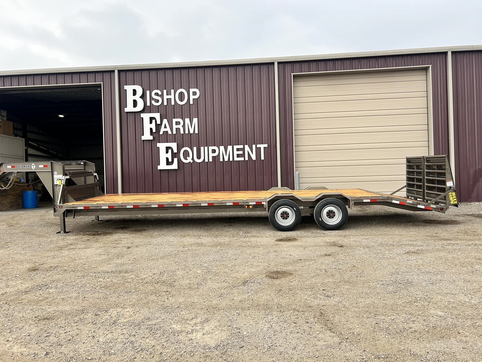 2025 Diamond T 30 Flatbed Trucks/Trailer - $19,500 | Machinery Pete