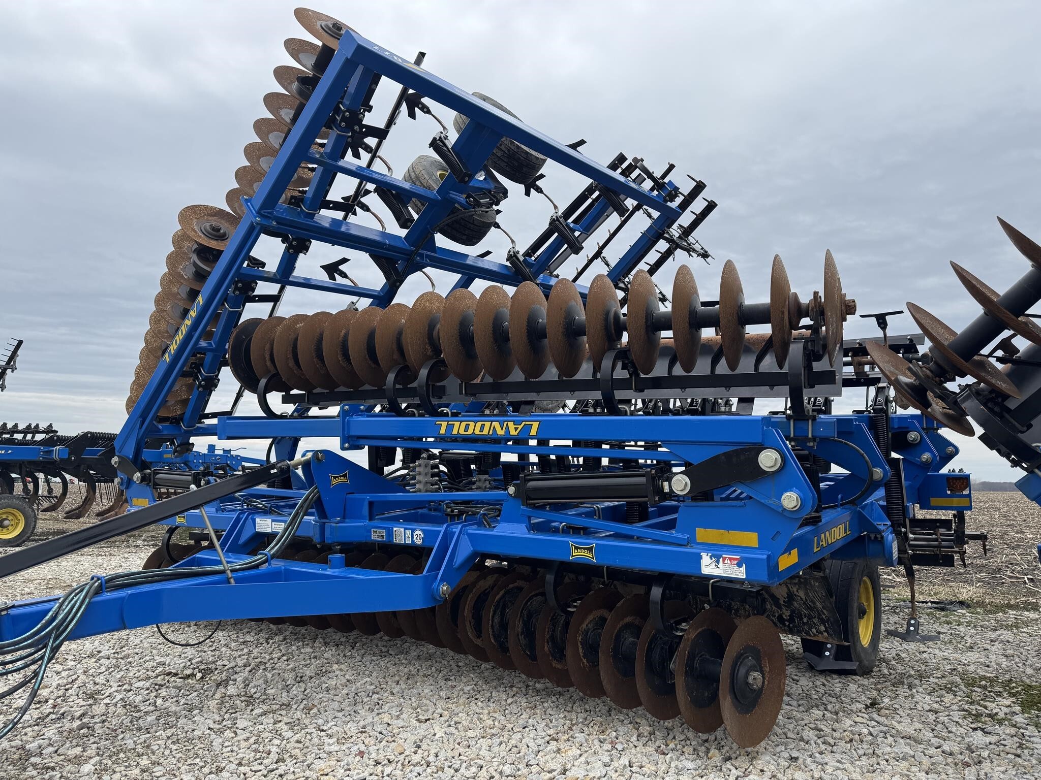 Barker Implement - Shelbyville, Il - Shelbyville, IL | Machinery Pete