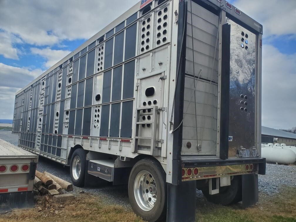 2018 EBY BULL RIDE Livestock Trailer - $66,500 | Machinery Pete