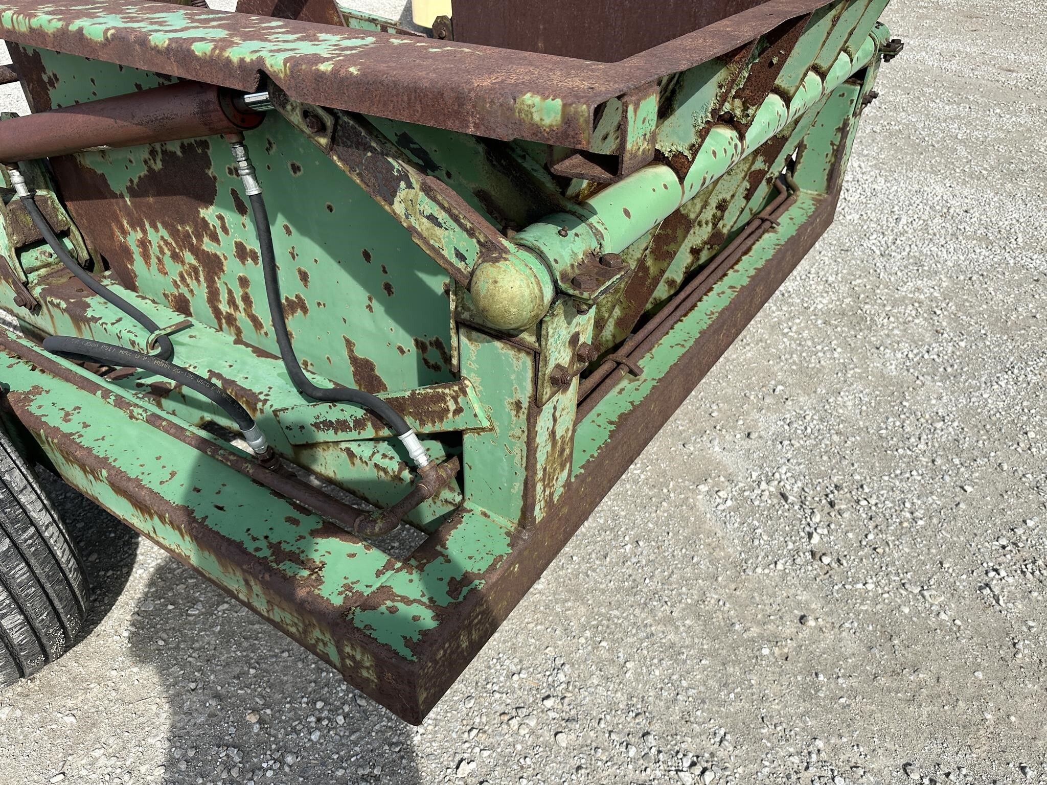 Crown 400 Rock Picker - $4,500 | Machinery Pete