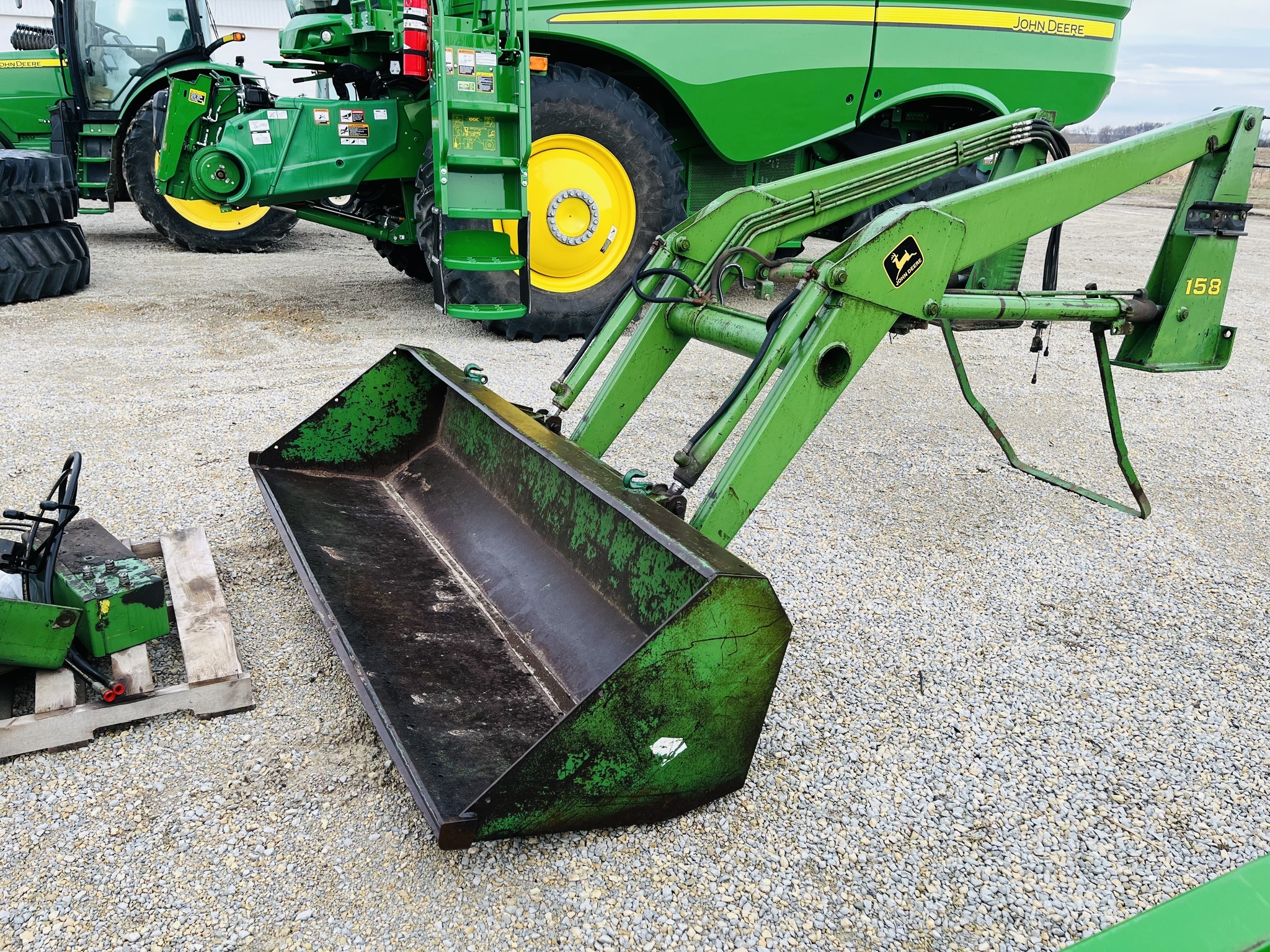 John Deere 158 Front End Loader - $5,000 | Machinery Pete