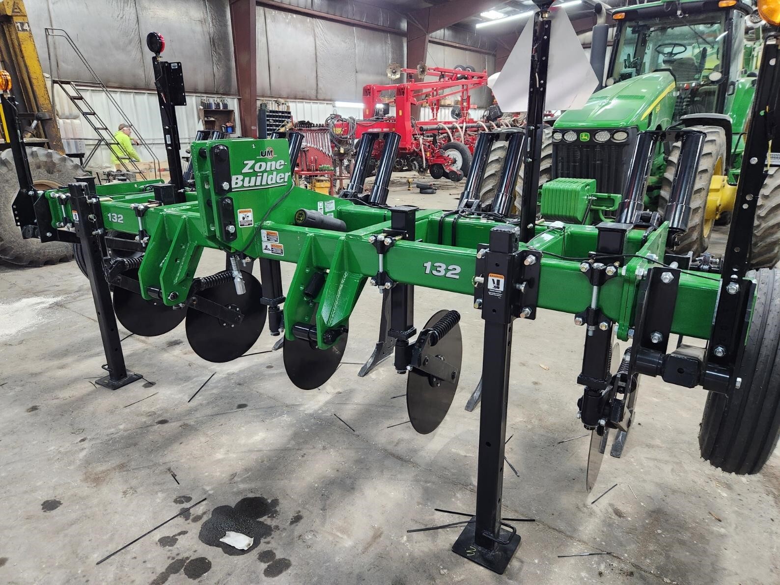 2025 Unverferth Zone-Builder 132 In-Line Ripper - $17,700 | Machinery Pete