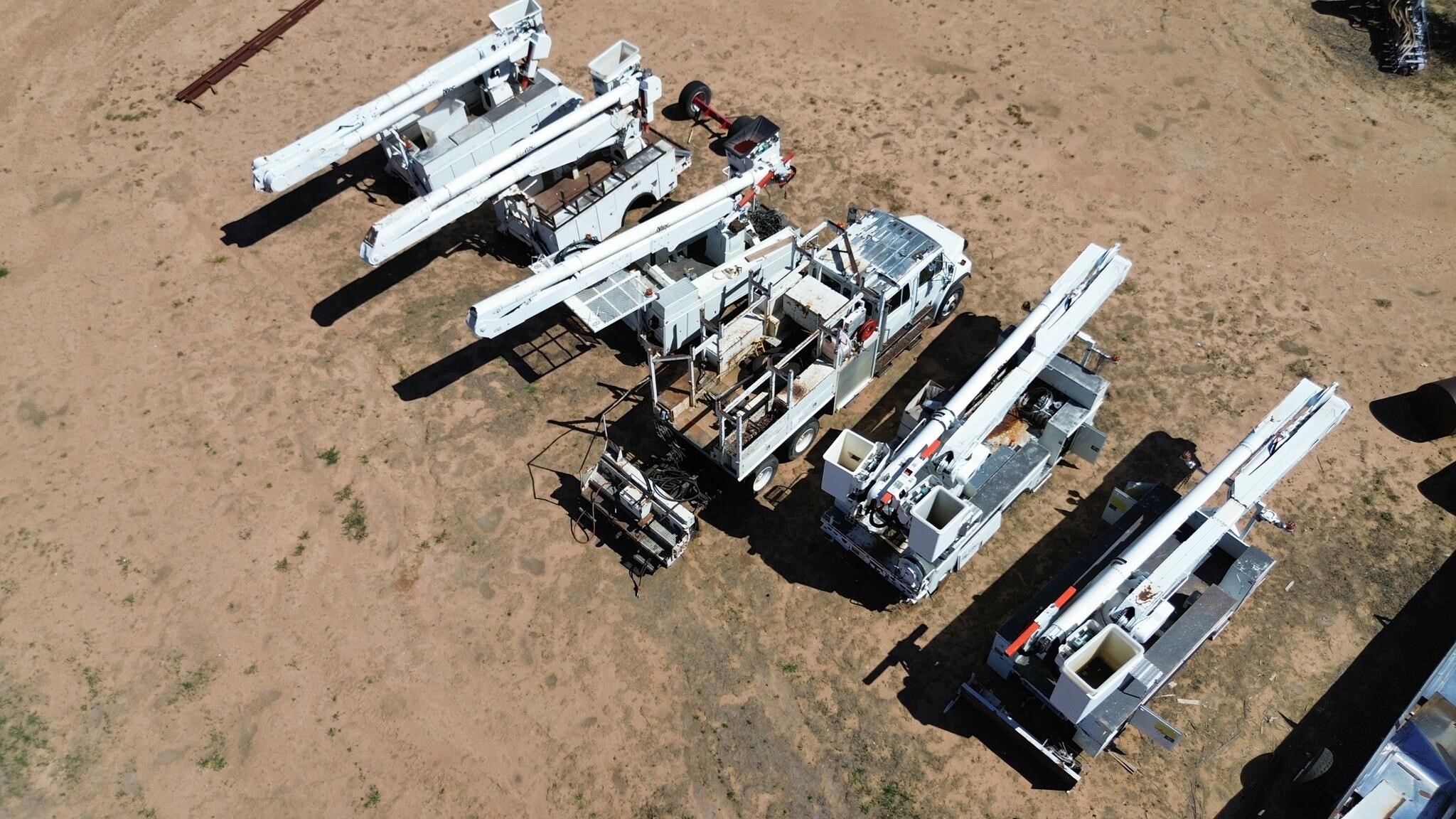 Altec AM55 Semi Trucks/Trailer - $6,000 | Machinery Pete